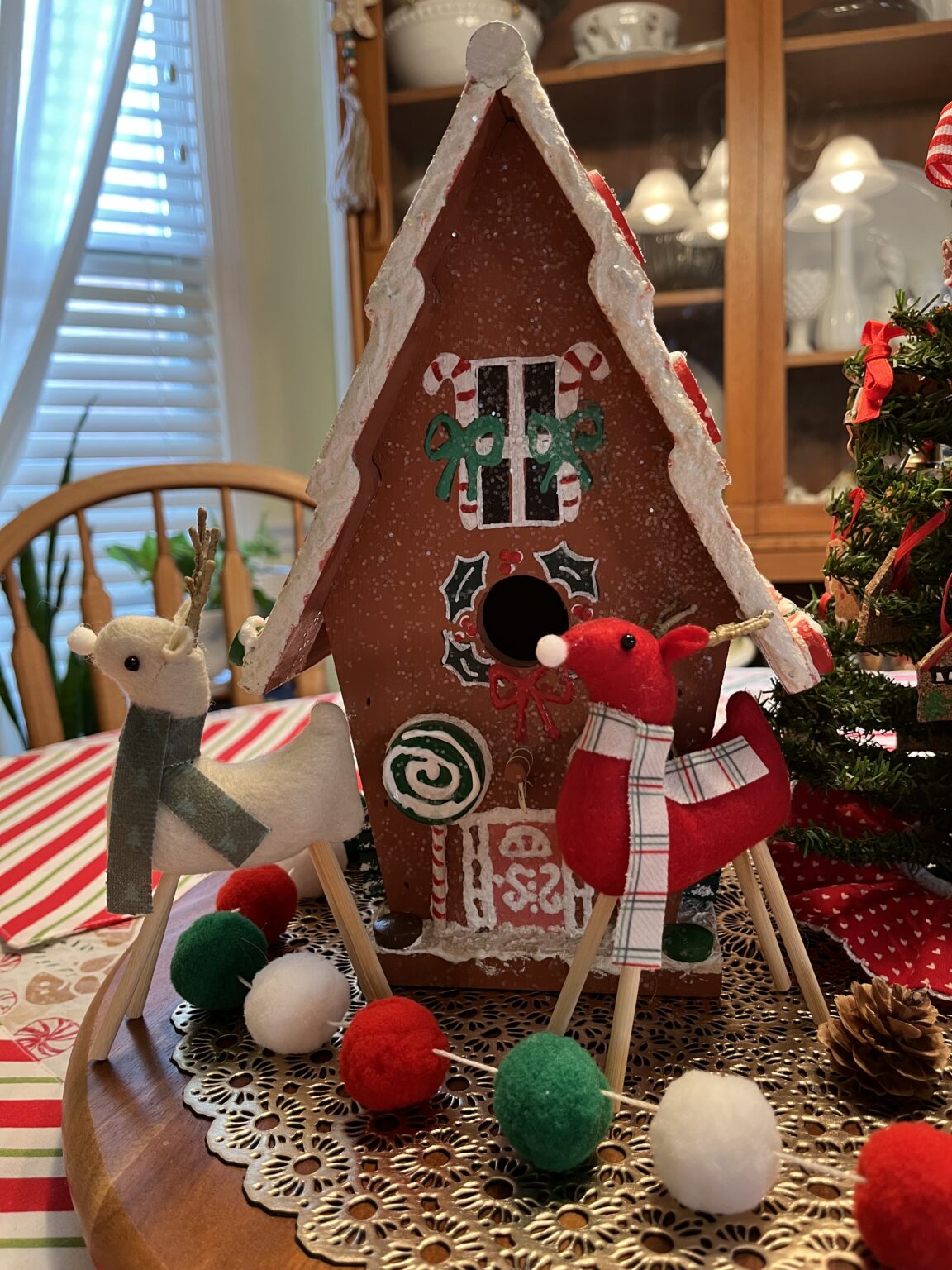 Ten + Gingerbread Kitchen Decor Ideas - Susan's Sunny Days