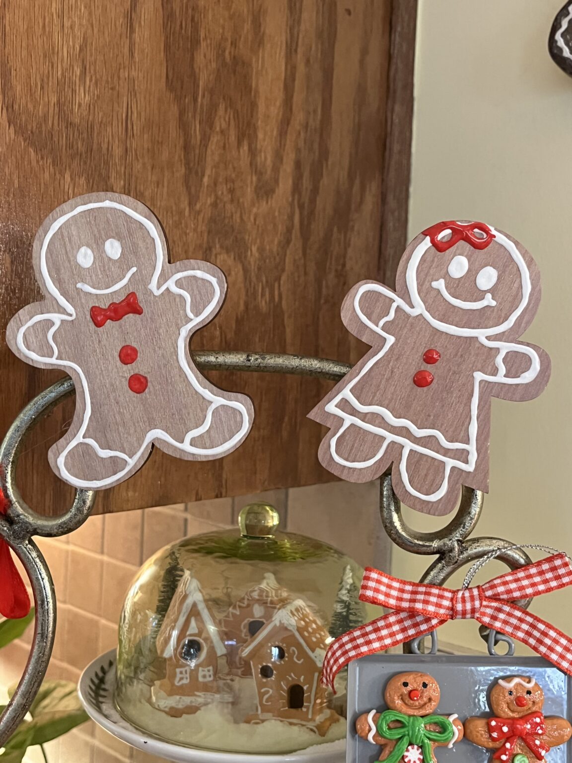 Ten + Gingerbread Kitchen Decor Ideas - Susan's Sunny Days